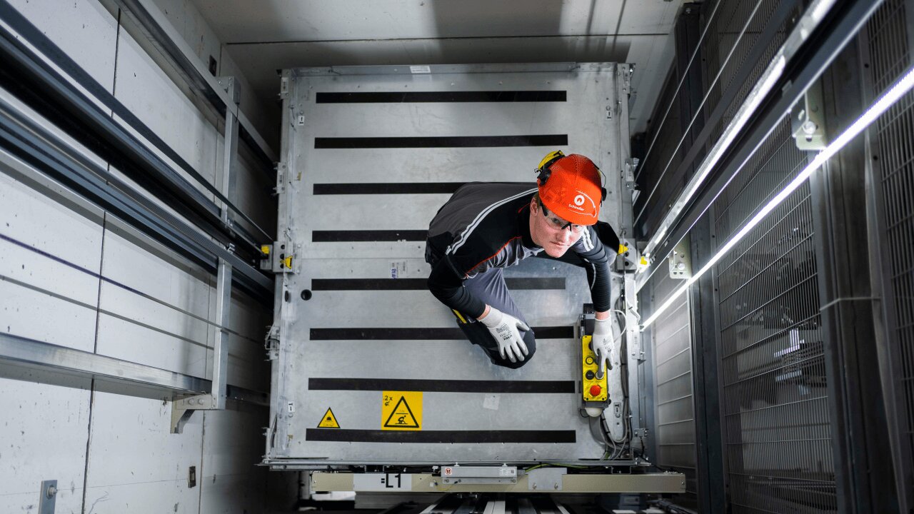 Lerne den Beruf Liftmonteur/in kennen